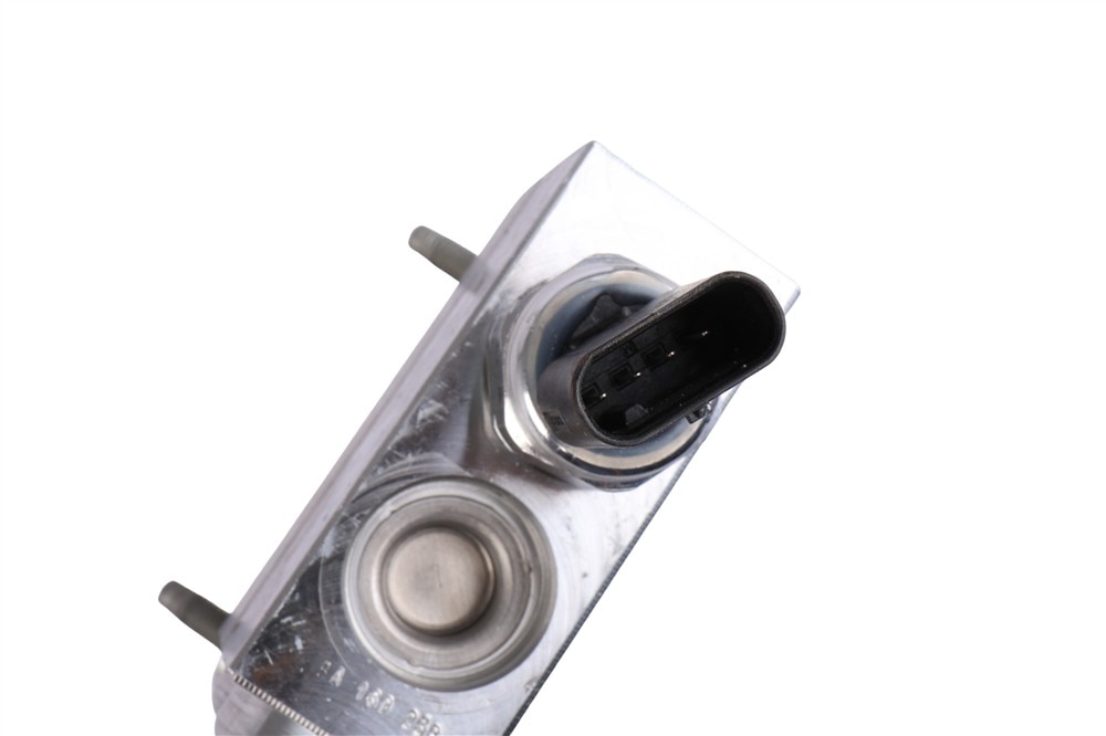 GM Genuine Parts Engine Oil Cooler Hose Assembly | 85724974 | GMC Parts